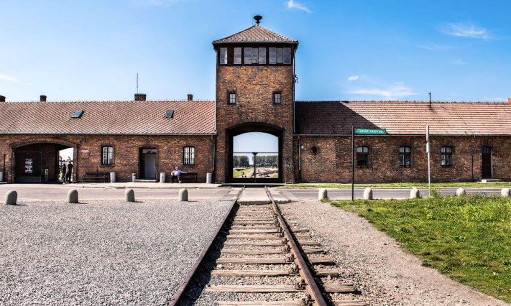 Prenovljeni muzej Auschwitz z novo glavno razstavo - Pro Bauhaus